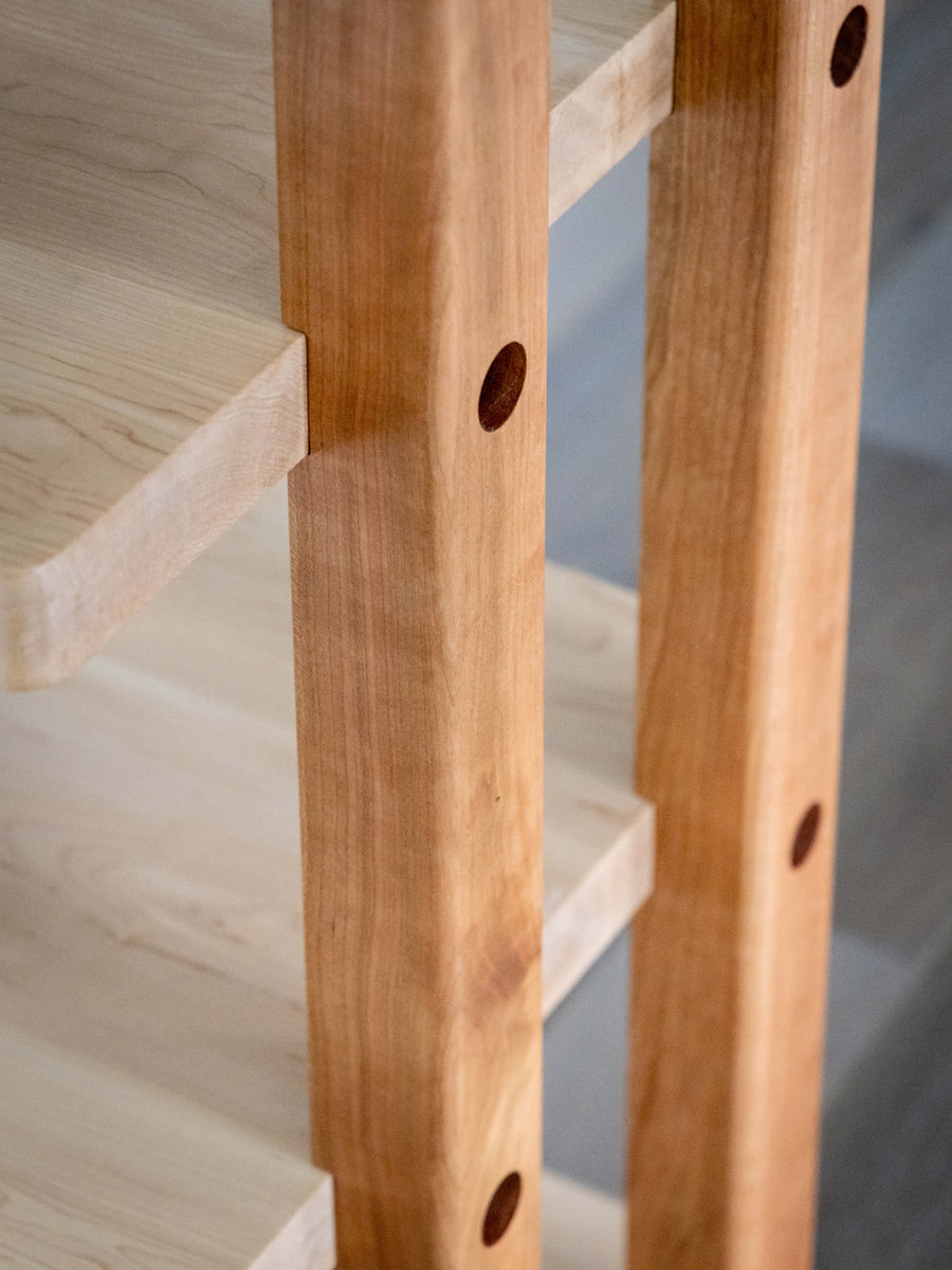 ECHELON HD Audio Rack – Maple Shelves & Cherry Legs – Deep Lake Audio
